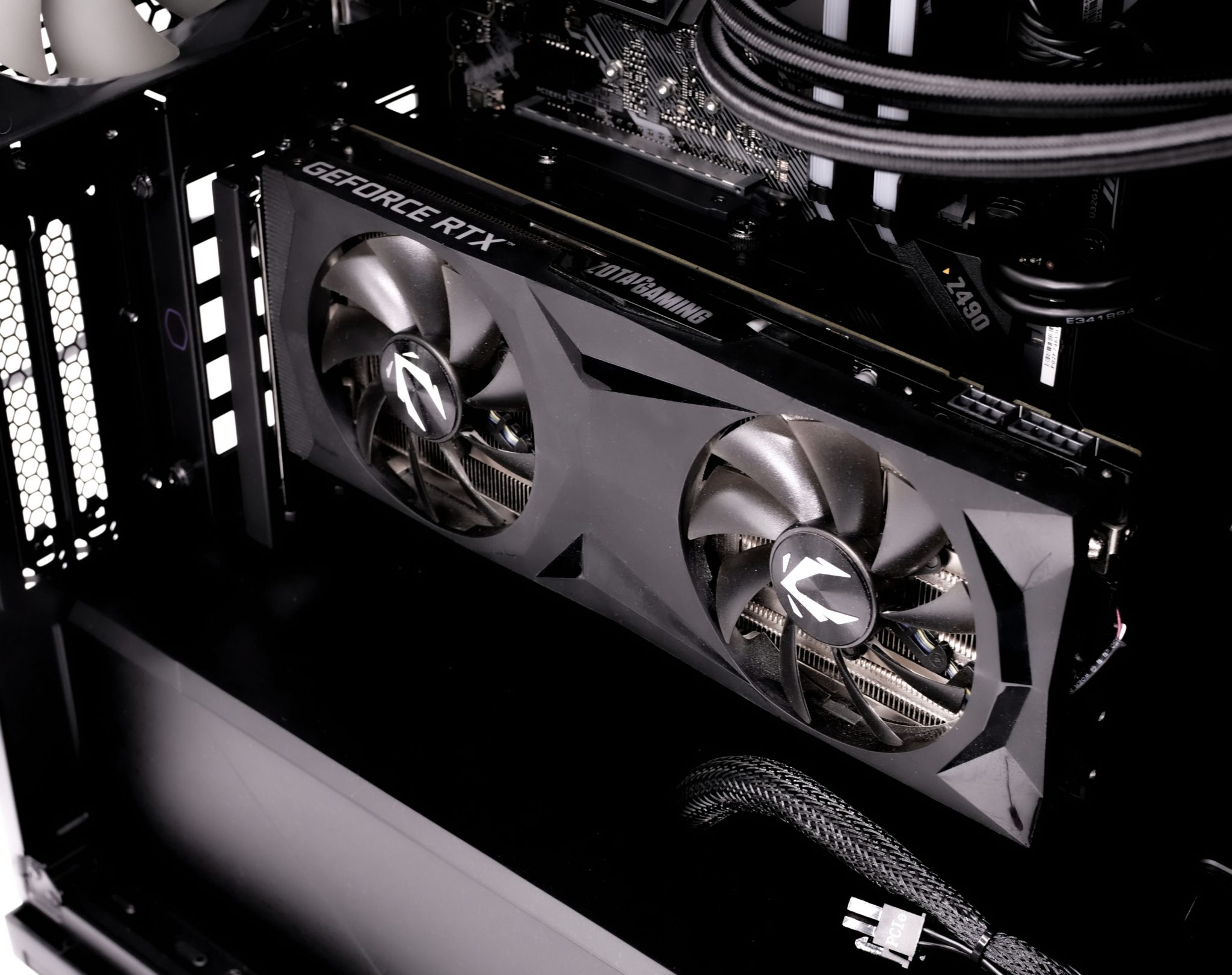 Cooler Master Universal Vertical GPU Holder Kit Ver.2 • Page 2 à 3 ...