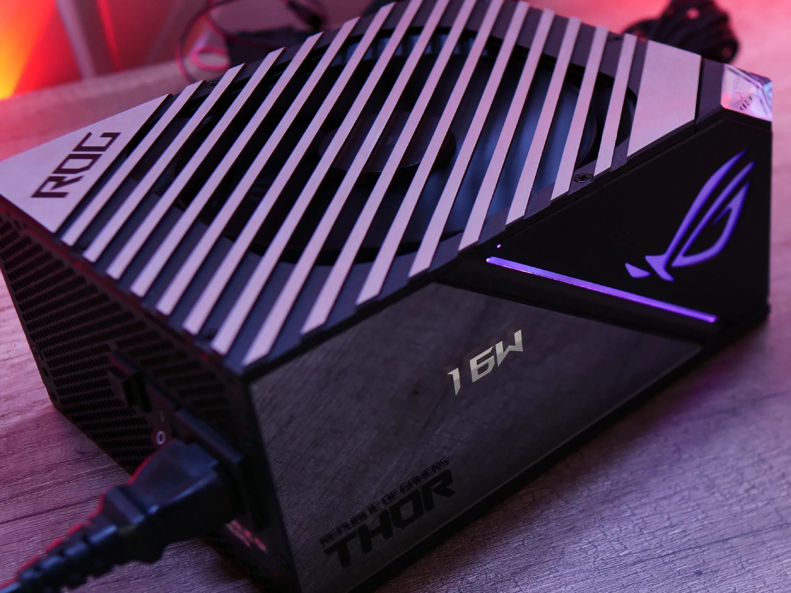 Présentation : Asus ROG Thor 1000W Platinum II - Pause Hardware