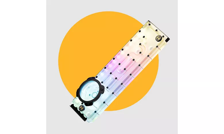 Une Distroplate HYTE Pour Le Boîtier Y60 - Pause Hardware