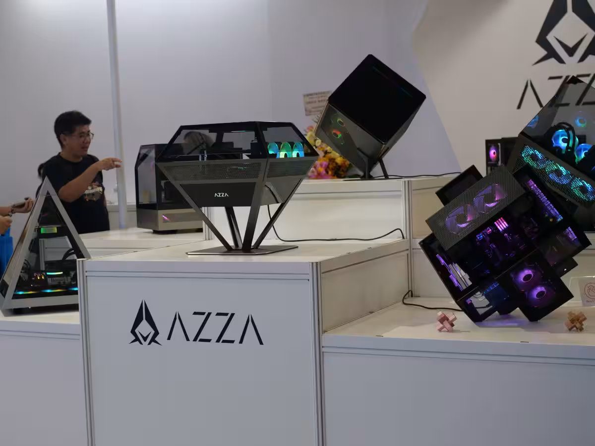 COMPUTEX 2025 : Azza Secoue Le Cube Avec Un Boîtier Modulaire Et ...